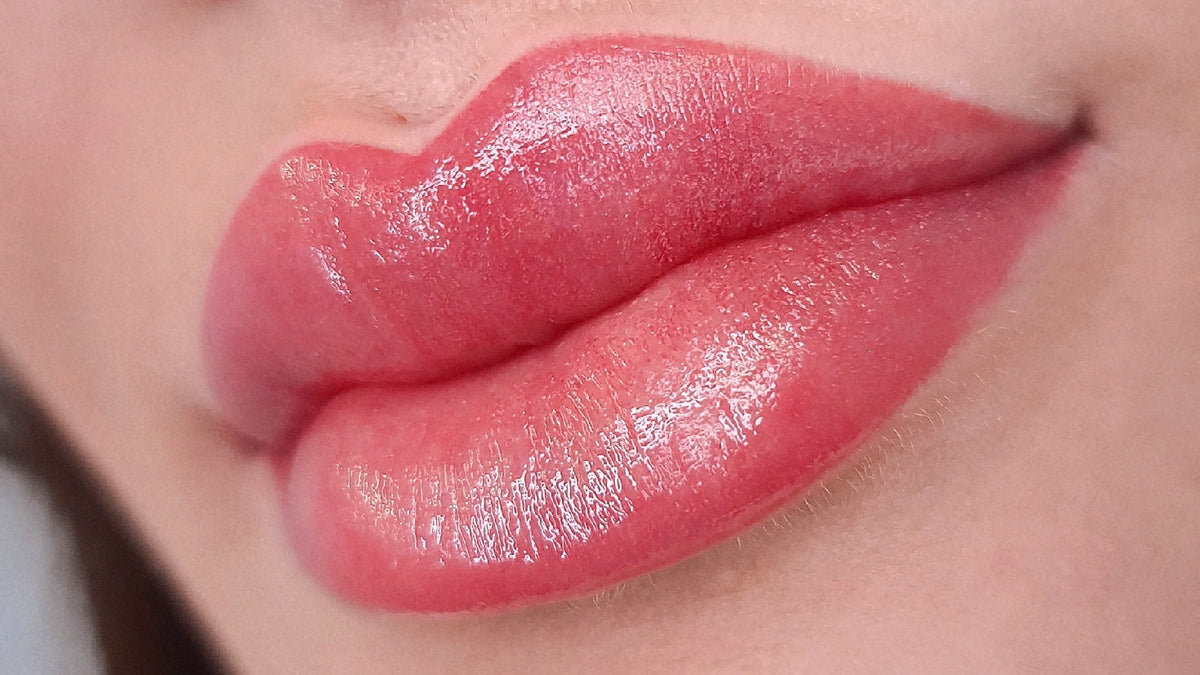 The Collective: Lip Blushing: Airbrushed Aquarelle Lips by Ramona ...